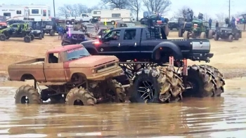 This Monster Ford Dually is Unlike Anything You’ve Ever Seen Before ...