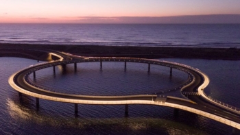 Why Architects Built This Road Bridge Circular Instead Of Straight ...