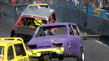 Ridiculous Reliant Robin Races. The Most Entertaining Motorsport Ever ...