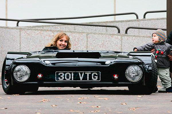 The Flatmobile. 19 Inches Tall, Jet-Powered, Built By A Madman ...