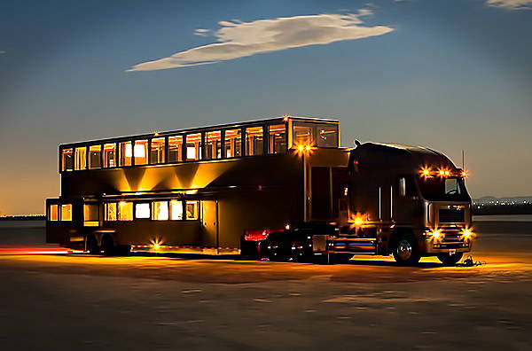 The Heat: 2-Story Luxury Home on Wheels - ThrottleXtreme